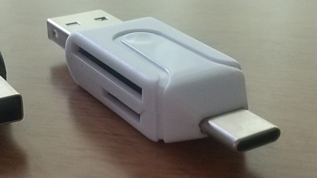 キャンドゥで買ったTypeC対応USBメモリーカードリーダーが万能ツールだった | カメラDoki